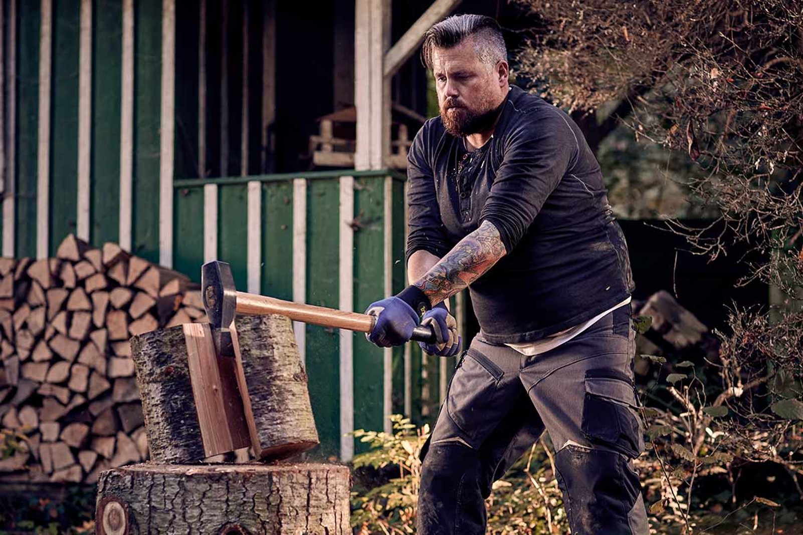 Haardhout maken, houtkloven en zagen . HORNBACH