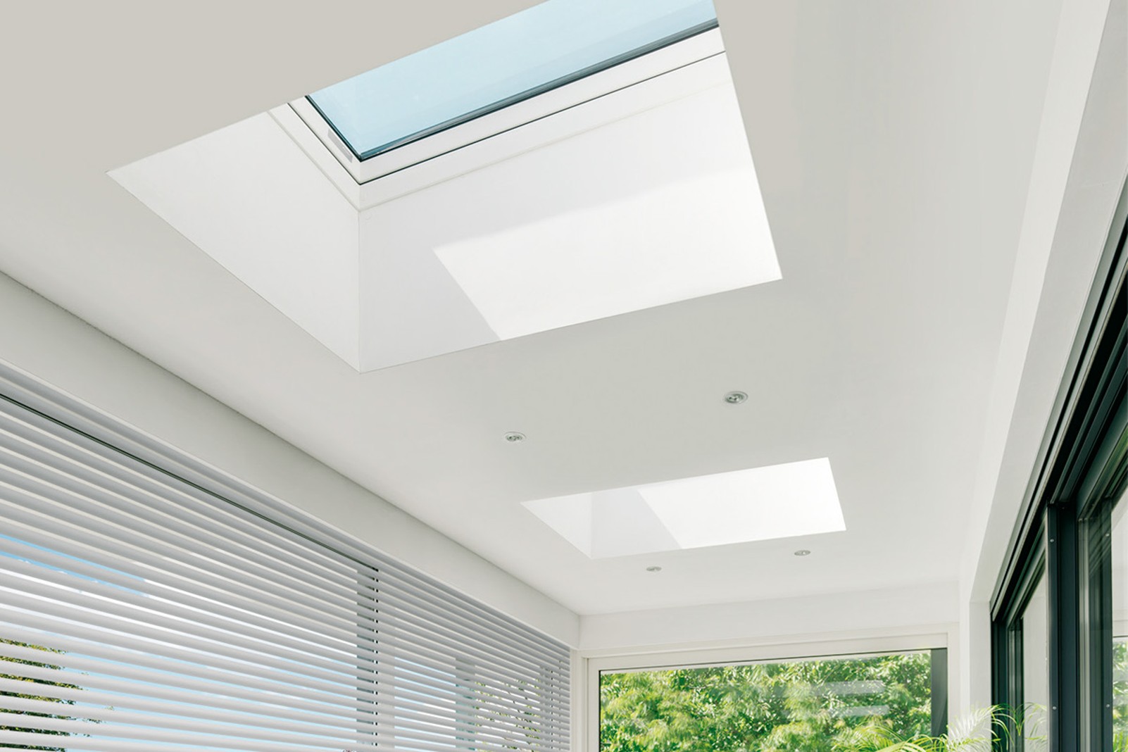 Dakramen en lichtkoepels van FAKRO of ARON? Advies van HORNBACH!